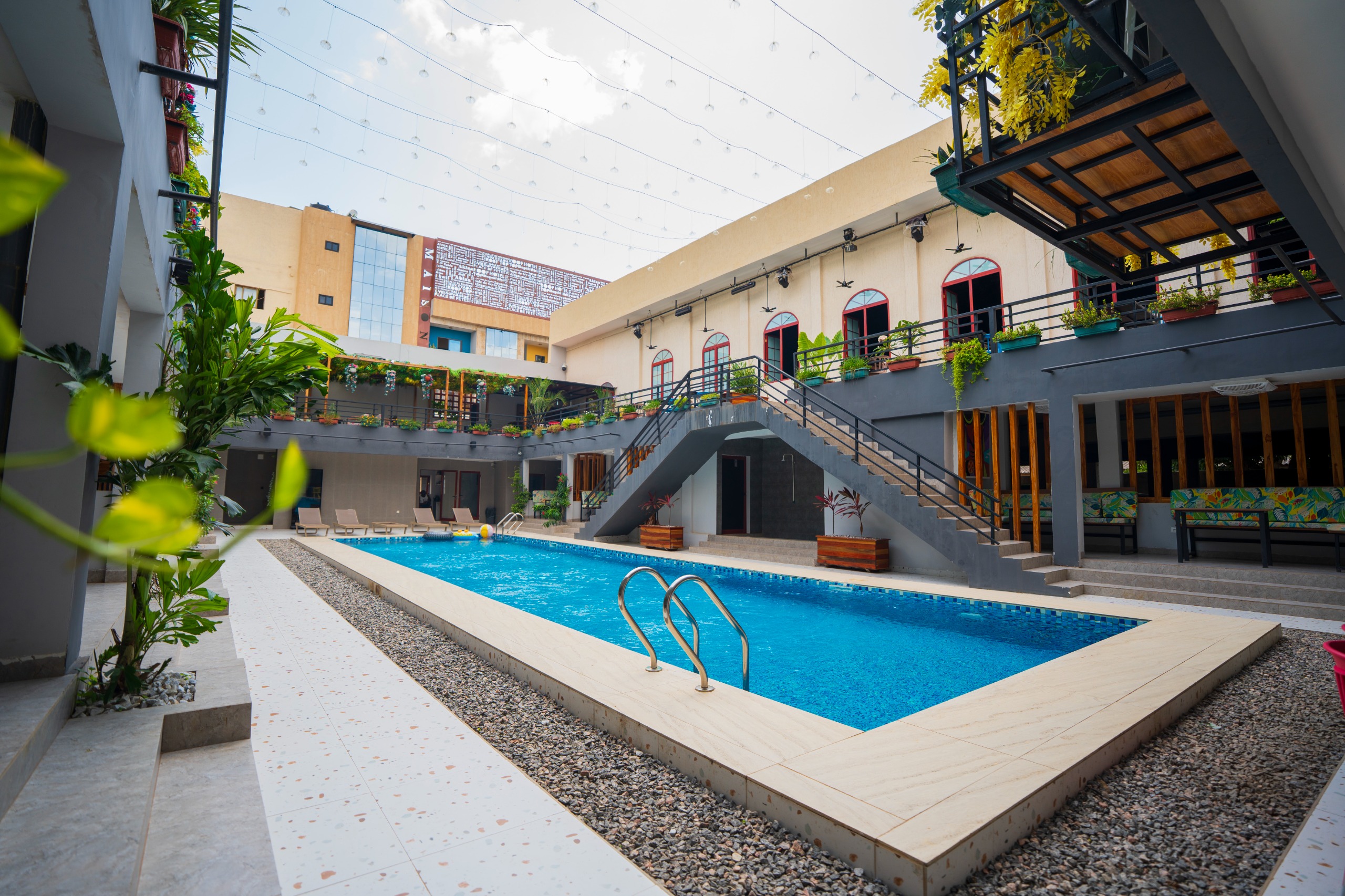 Piscine SAVANIA - Bassins Professionnels à Lomé